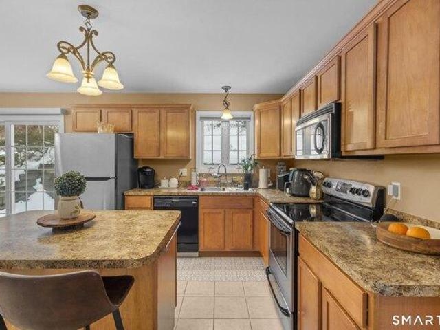 house with 3 bedroom, Naugatuck CT DS102212907