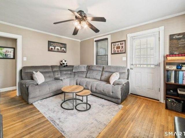 house with 3 bedroom, Naugatuck CT DS102215536
