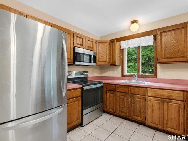 house with 3 bedroom, Naugatuck CT DS104443900