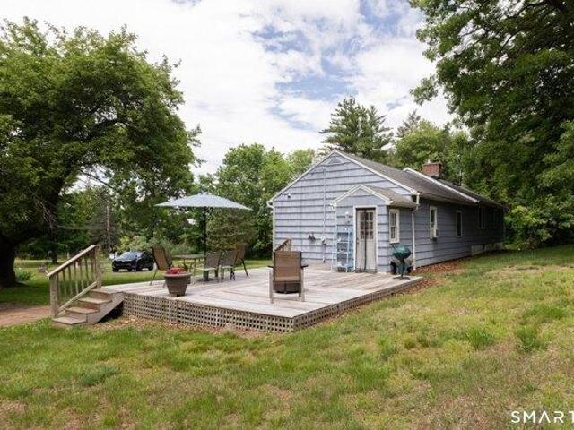 house with 3 bedroom, Naugatuck CT ES103436430