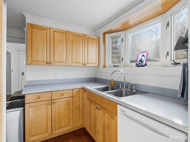 house with 3 bedroom, Naugatuck CT ES103437837