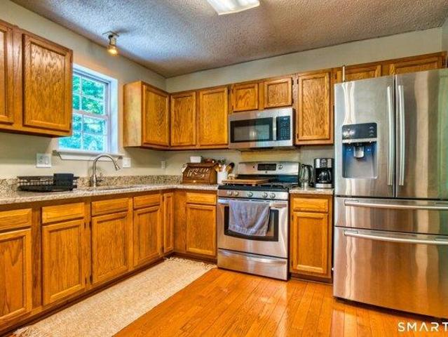 house with 3 bedroom, Naugatuck CT ES103438583
