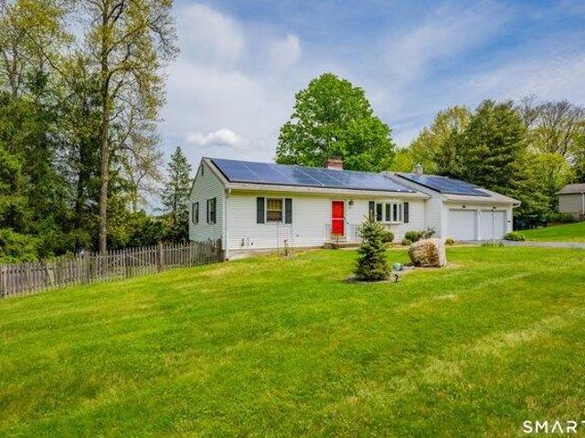 house with 3 bedroom, Naugatuck CT ES103069476
