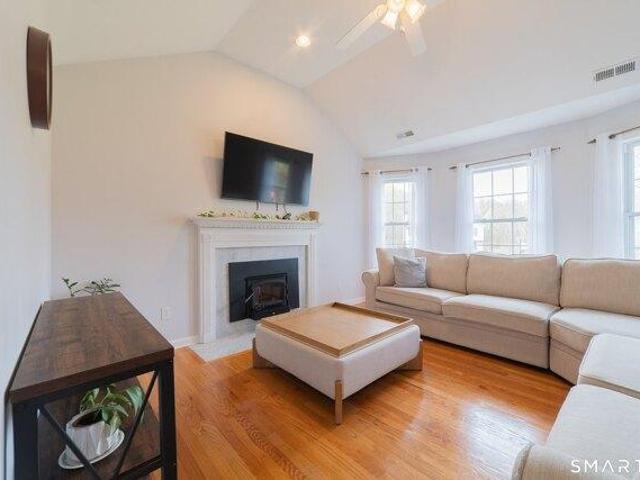 house with 3 bedroom, Naugatuck CT ES103127243