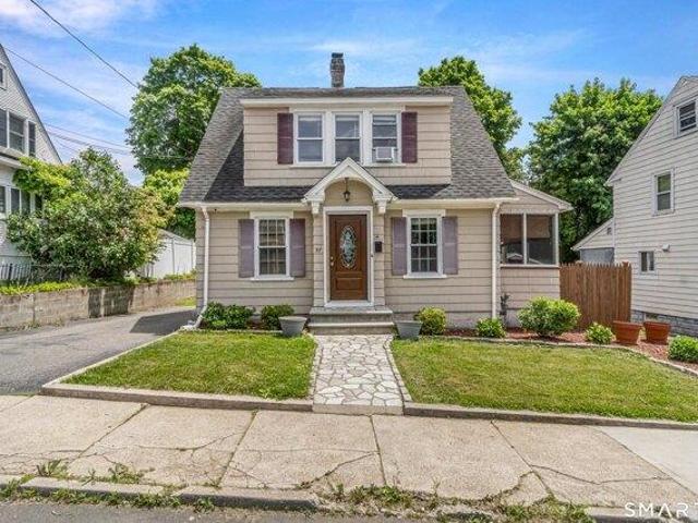 house with 3 bedroom, Naugatuck CT ES104441323