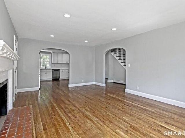 house with 3 bedroom, Naugatuck CT ES104152703