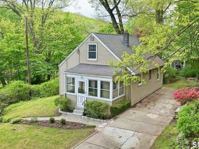 house with 3 bedroom, Naugatuck CT ES104152790
