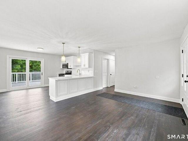 house with 3 bedroom, Naugatuck CT ES105171960