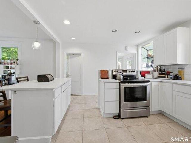 house with 3 bedroom, Naugatuck CT ES105207917