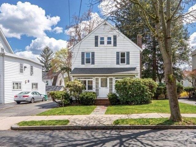 house with 3 bedroom, Newton MA DLS102088853