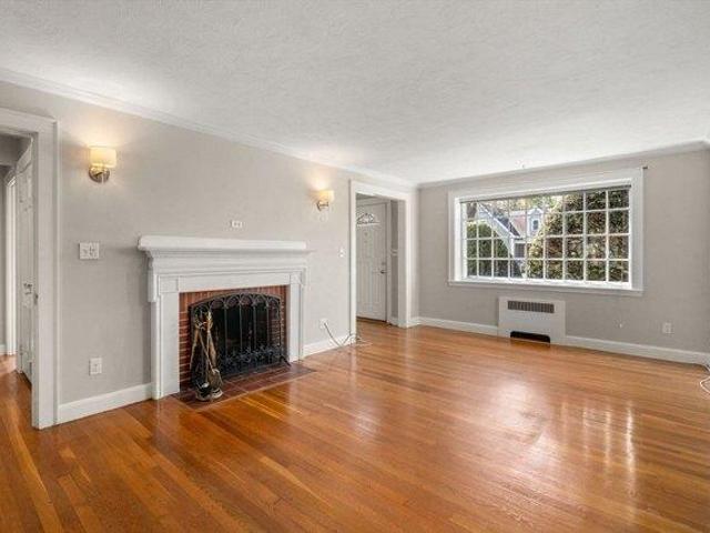 house with 3 bedroom, Newton MA DLS102583259