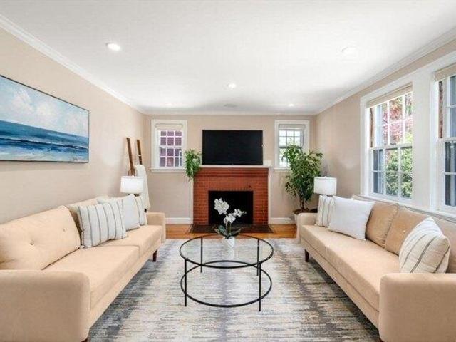 house with 3 bedroom, Newton MA DLS102670591