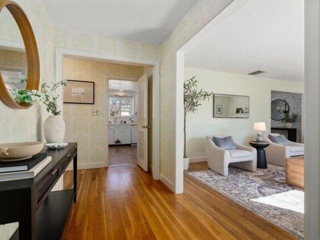 house with 3 bedroom, Newton MA DS102669293