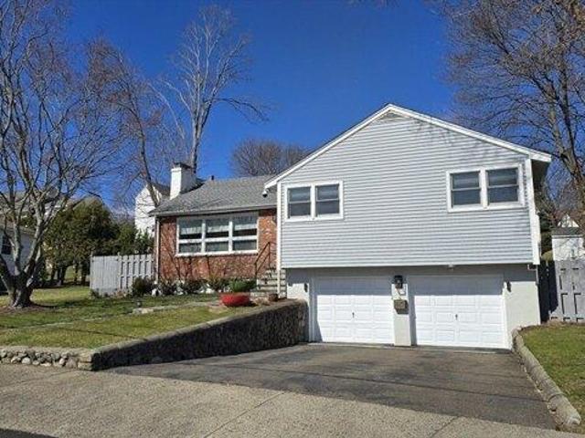 house with 3 bedroom, Newton MA DS102157257