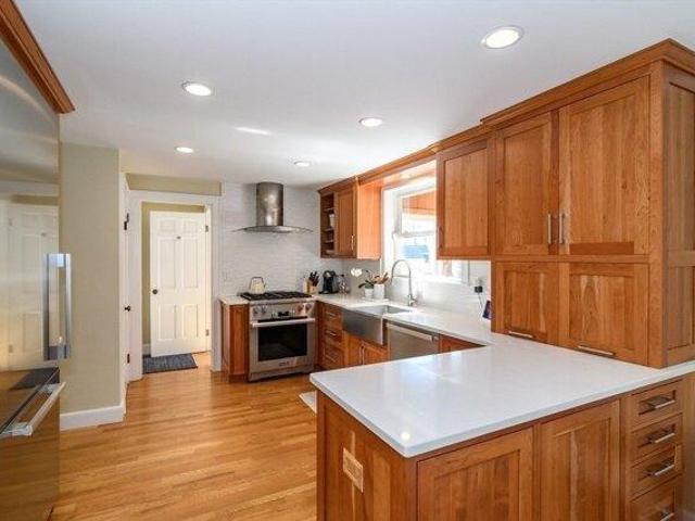 house with 3 bedroom, Newton MA DS102344537