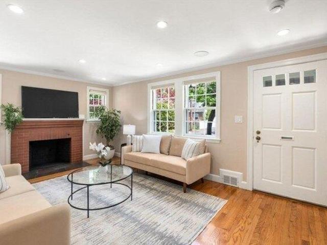 house with 3 bedroom, Newton MA DS103038122