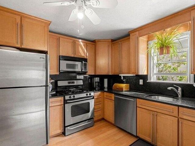 house with 3 bedroom, Newton MA DS103189106