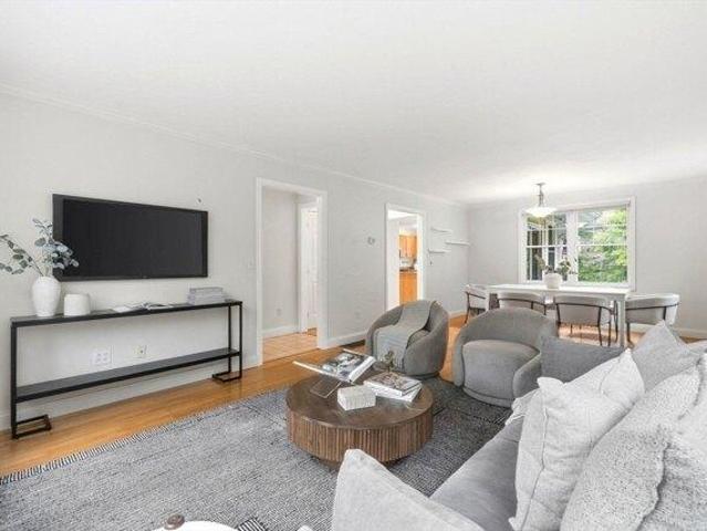 house with 3 bedroom, Newton MA ES103588369