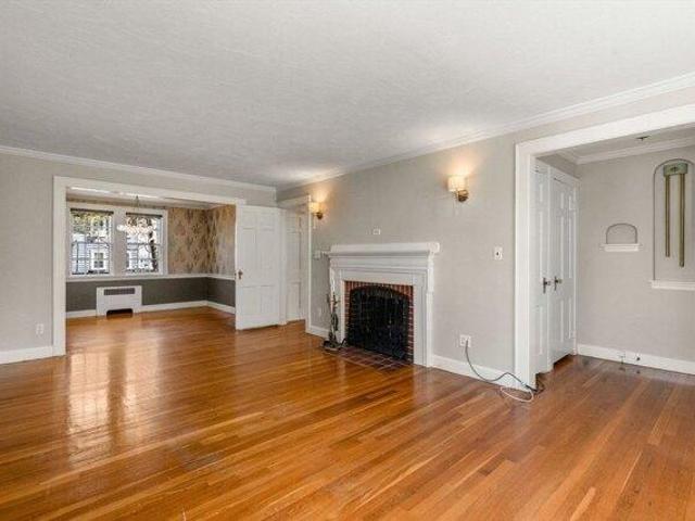 house with 3 bedroom, Newton MA ES103016693