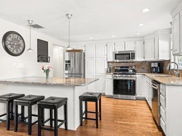 house with 3 bedroom, Newton MA ES103016968