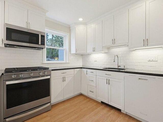 house with 3 bedroom, Newton MA ES103016287