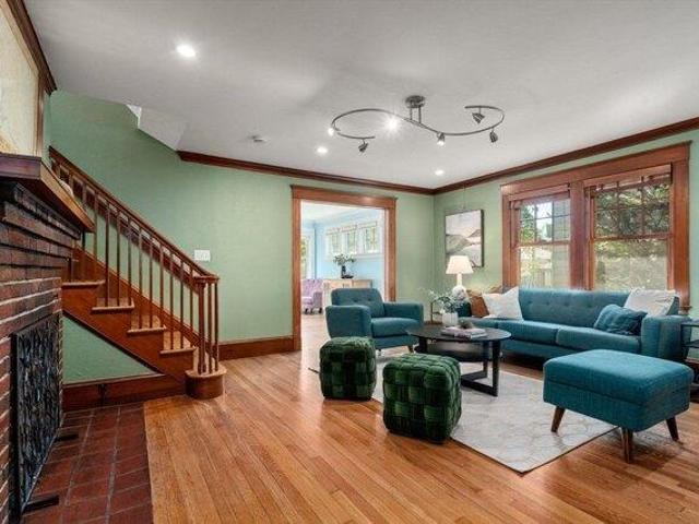 house with 3 bedroom, Newton MA ES103125222