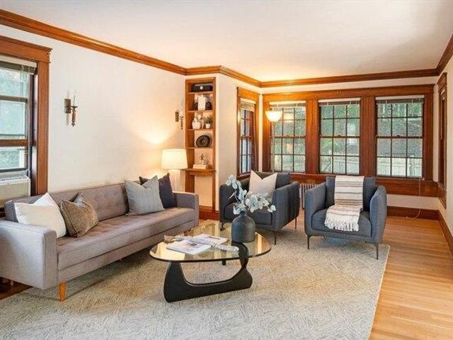 house with 3 bedroom, Newton MA ES103186118
