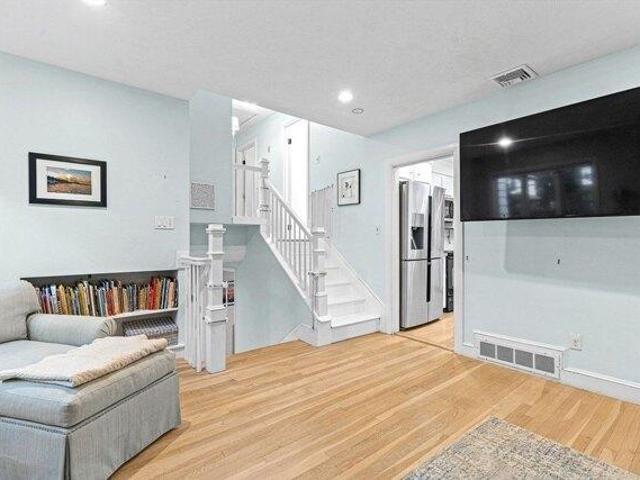 house with 3 bedroom, Newton MA ES104835454