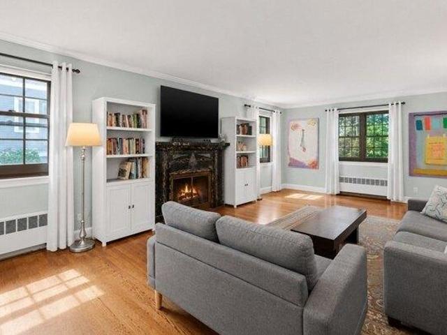 house with 3 bedroom, Newton MA ES104903499
