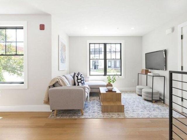 house with 3 bedroom, Newton MA ES105478914