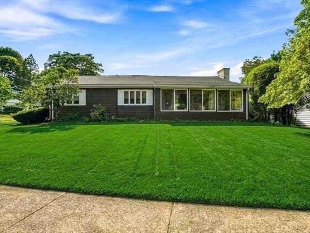 house with 3 bedroom, Newton MA ES105515384