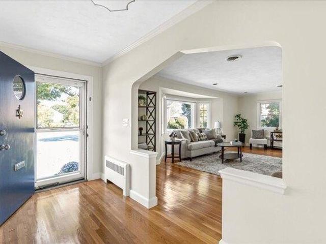 house with 3 bedroom, Newton MA ES105630730