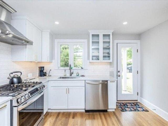 house with 3 bedroom, Newton MA ES105059364