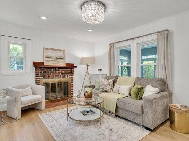 house with 3 bedroom, Newton MA ES105081725