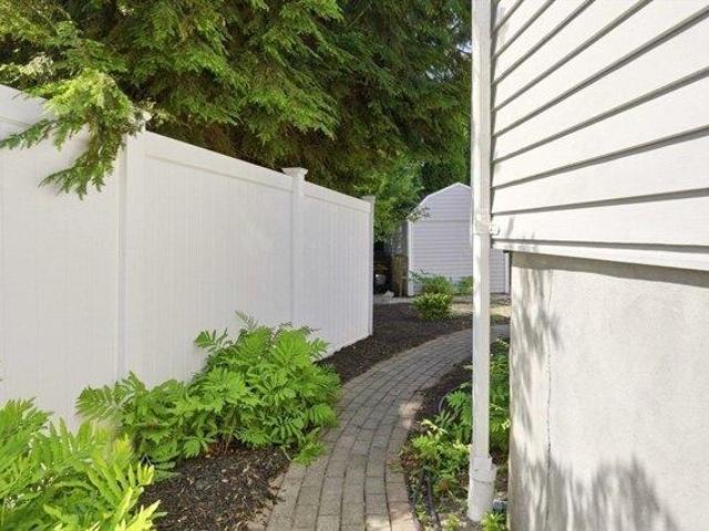 house with 3 bedroom, Newton MA ES105083022