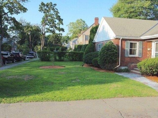 house with 3 bedroom, Newton MA ES105108685