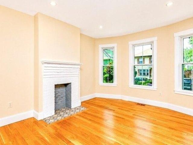 house with 3 bedroom, Newton MA ES105190609