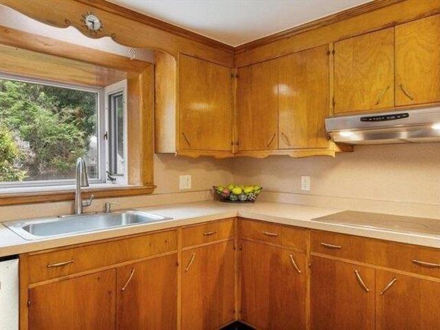 house with 3 bedroom, Newton MA ES105192345