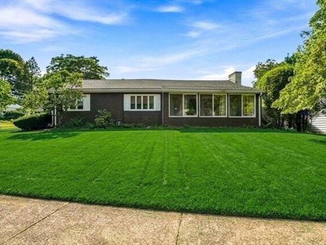 house with 3 bedroom, Newton MA ES105203063