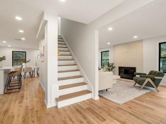 house with 3 bedroom, Newton MA ES105255232