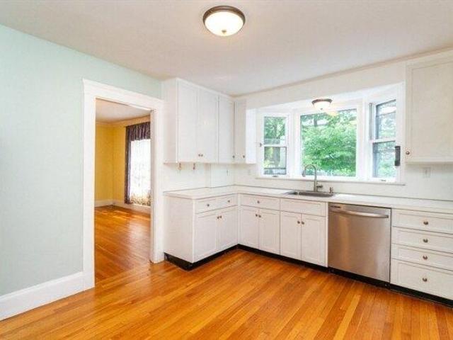 house with 3 bedroom, Newton MA ES105276553