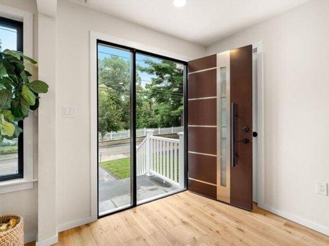 house with 3 bedroom, Newton MA ES105353218