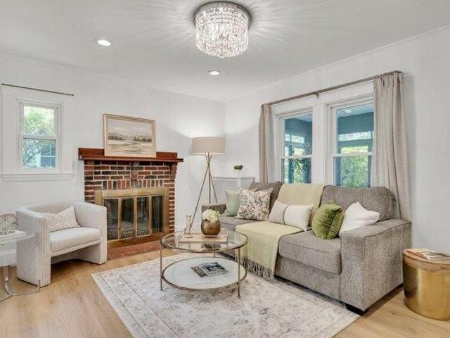 house with 3 bedroom, Newton MA ES105367254