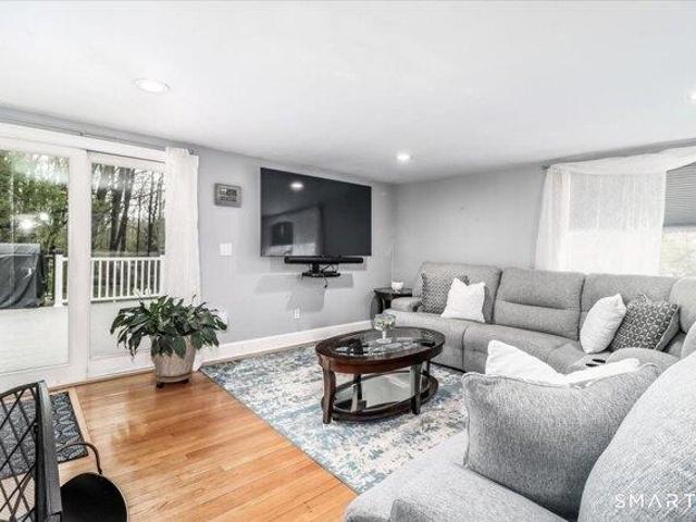 house with 3 bedroom, Newtown CT DLS102585942
