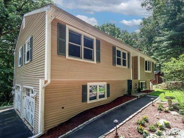 house with 3 bedroom, Newtown CT DS104077827