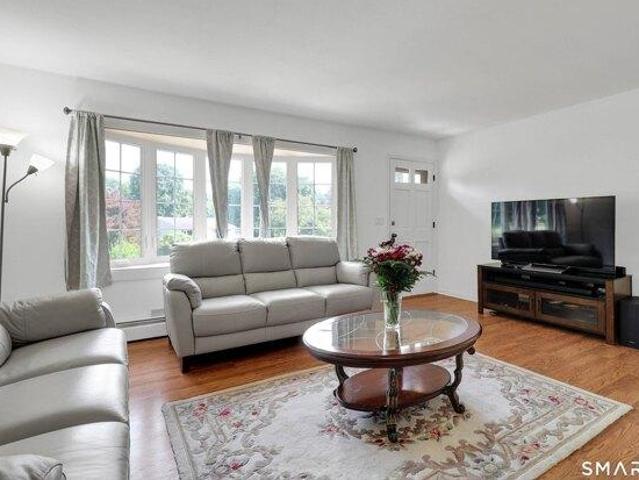 house with 3 bedroom, Newtown CT DS104297701