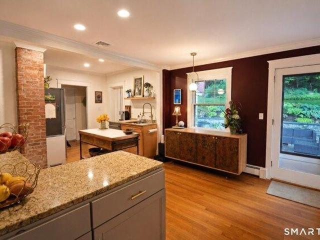 house with 3 bedroom, Newtown CT ES104076035