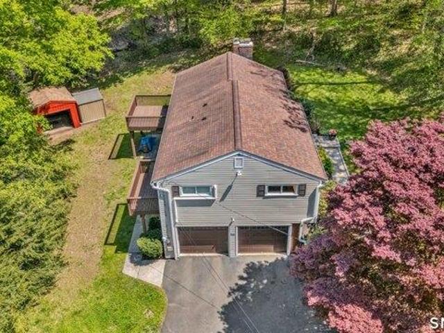 house with 3 bedroom, Newtown CT ES104851489