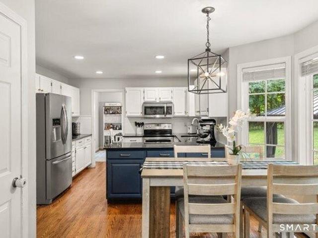 house with 3 bedroom, Newtown CT ES105126790