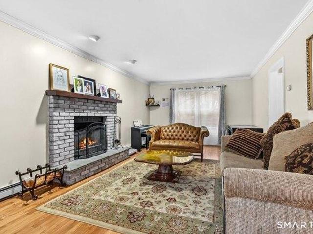 house with 3 bedroom, Newtown CT ES103072378